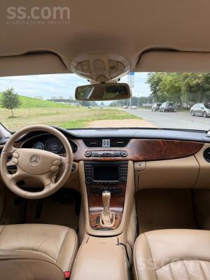 Zils Mercedes-Benz CLS 320 2006 Rīga, ar dzinēja tilpumu 3.00 L un nobraukumu 245 tūkst. km par 5100 €, foto 7 vietnē AUTOMOTO.COM.LV