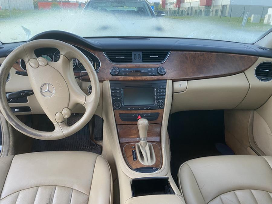 Zils Mercedes-Benz CLS 320 2007 Tallina, ar dzinēja tilpumu 0.00 L un nobraukumu 332 tūkst. km par 4850 €, foto 5 vietnē AUTOMOTO.COM.LV