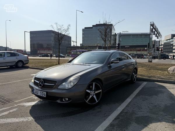 Brūns Mercedes-Benz CLS 320 2006 Viļņa, ar dzinēja tilpumu 3.00 L un nobraukumu 420 tūkst. km par 5500 €, foto 2 vietnē AUTOMOTO.COM.LV