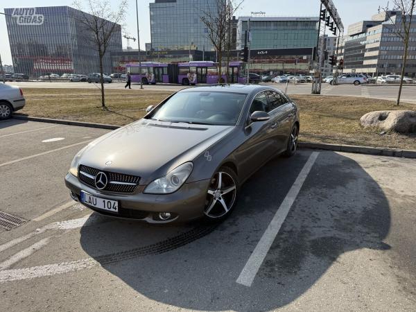 Brūns Mercedes-Benz CLS 320 2006 Viļņa, ar dzinēja tilpumu 3.00 L un nobraukumu 420 tūkst. km par 5500 €, foto 3 vietnē AUTOMOTO.COM.LV