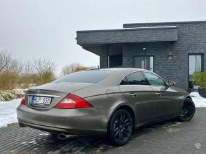 Brūns Mercedes-Benz CLS 320 2007 Tauragė, ar dzinēja tilpumu 3.00 L un nobraukumu 310 tūkst. km par 4200 €, foto 4 vietnē AUTOMOTO.COM.LV