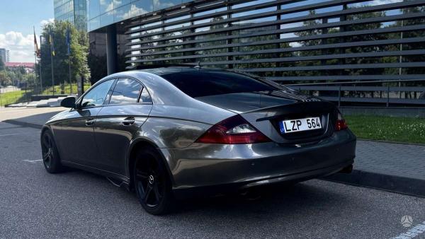 Brown Mercedes-Benz CLS 320 2007 in Vilnius, with an engine capacity of 2.99 L and mileage of 390 thousand km for 5999 €, photo 4 on AUTOMOTO.COM.LV