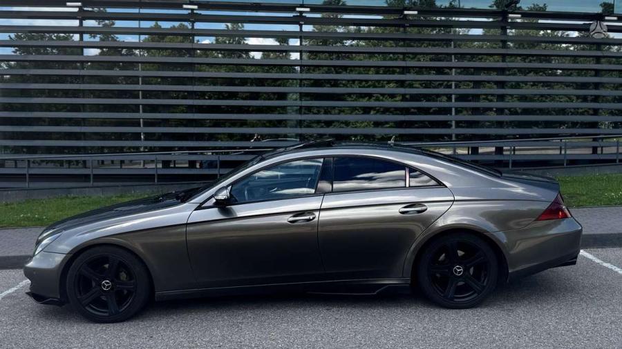 Brown Mercedes-Benz CLS 320 2007 in Vilnius, with an engine capacity of 2.99 L and mileage of 390 thousand km for 5999 €, photo 6 on AUTOMOTO.COM.LV