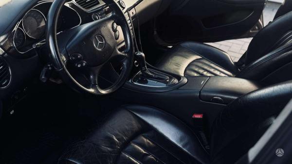 Brown Mercedes-Benz CLS 320 2007 in Vilnius, with an engine capacity of 2.99 L and mileage of 390 thousand km for 5999 €, photo 8 on AUTOMOTO.COM.LV