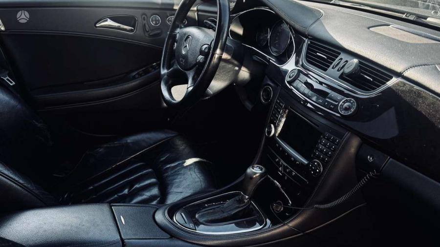Brown Mercedes-Benz CLS 320 2007 in Vilnius, with an engine capacity of 2.99 L and mileage of 390 thousand km for 5999 €, photo 13 on AUTOMOTO.COM.LV