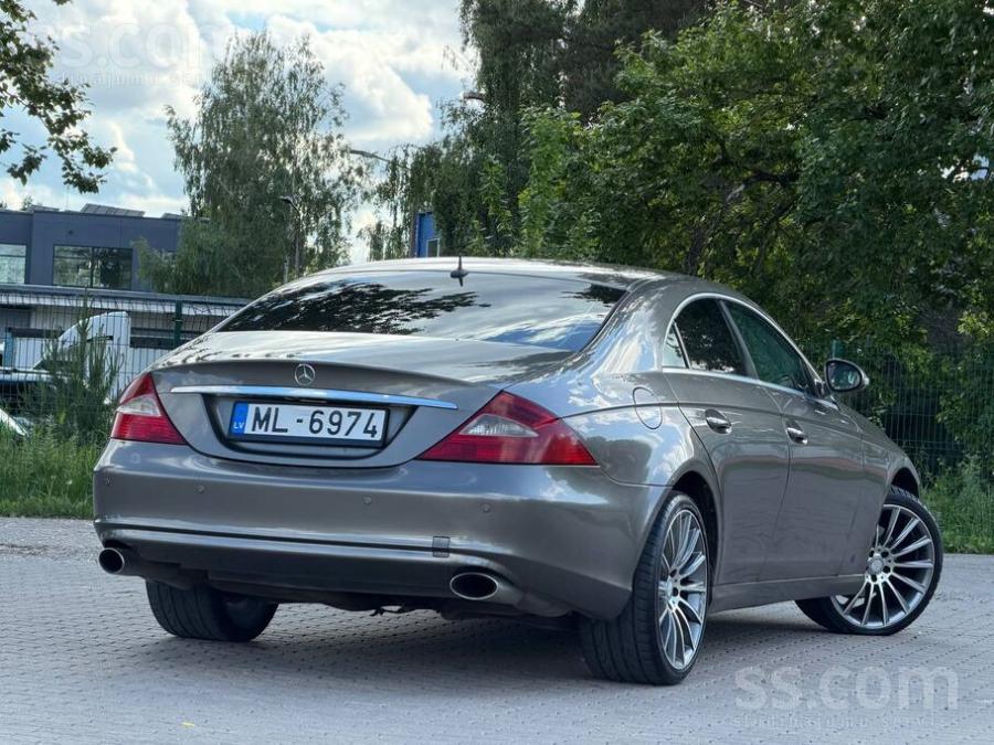 Brūns Mercedes-Benz CLS 320 2005 Rīga, ar dzinēja tilpumu 3.00 L un nobraukumu 0 tūkst. km par 4490 €, foto 3 vietnē AUTOMOTO.COM.LV