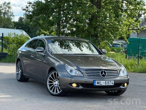 Brown Mercedes-Benz CLS 320 2005 in Riga, with an engine capacity of 3.00 L and mileage of 0 thousand km for 4490 €, photo 3 on AUTOMOTO.COM.LV