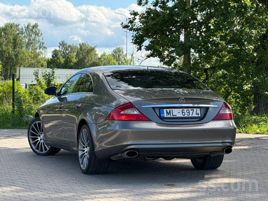 Brūns Mercedes-Benz CLS 320 2005 Rīga, ar dzinēja tilpumu 3.00 L un nobraukumu 0 tūkst. km par 4490 €, foto 5 vietnē AUTOMOTO.COM.LV