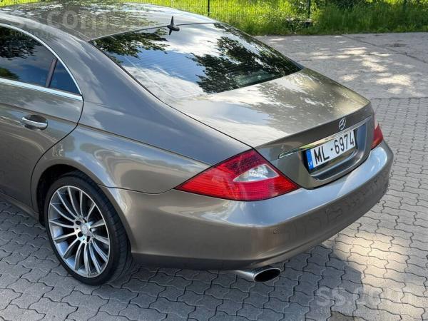 Brown Mercedes-Benz CLS 320 2005 in Riga, with an engine capacity of 3.00 L and mileage of 0 thousand km for 4490 €, photo 9 on AUTOMOTO.COM.LV