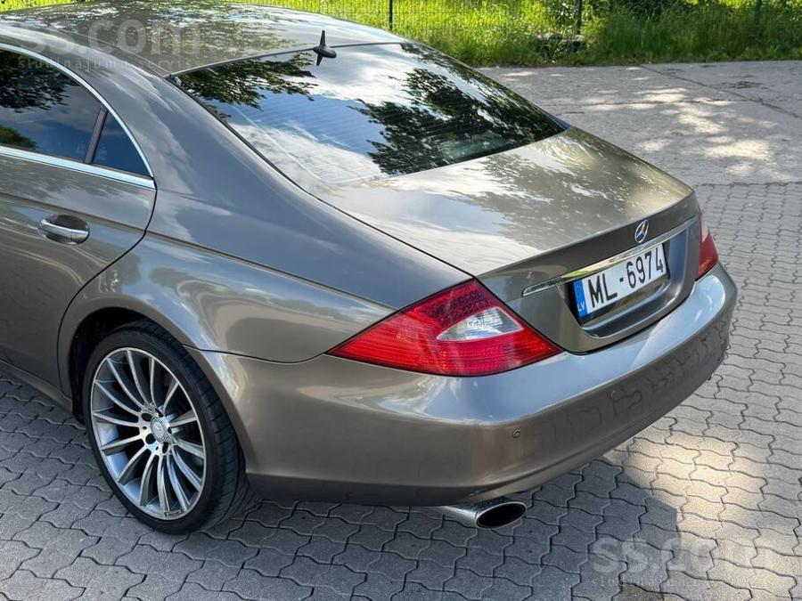 Brūns Mercedes-Benz CLS 320 2005 Rīga, ar dzinēja tilpumu 3.00 L un nobraukumu 0 tūkst. km par 4490 €, foto 10 vietnē AUTOMOTO.COM.LV