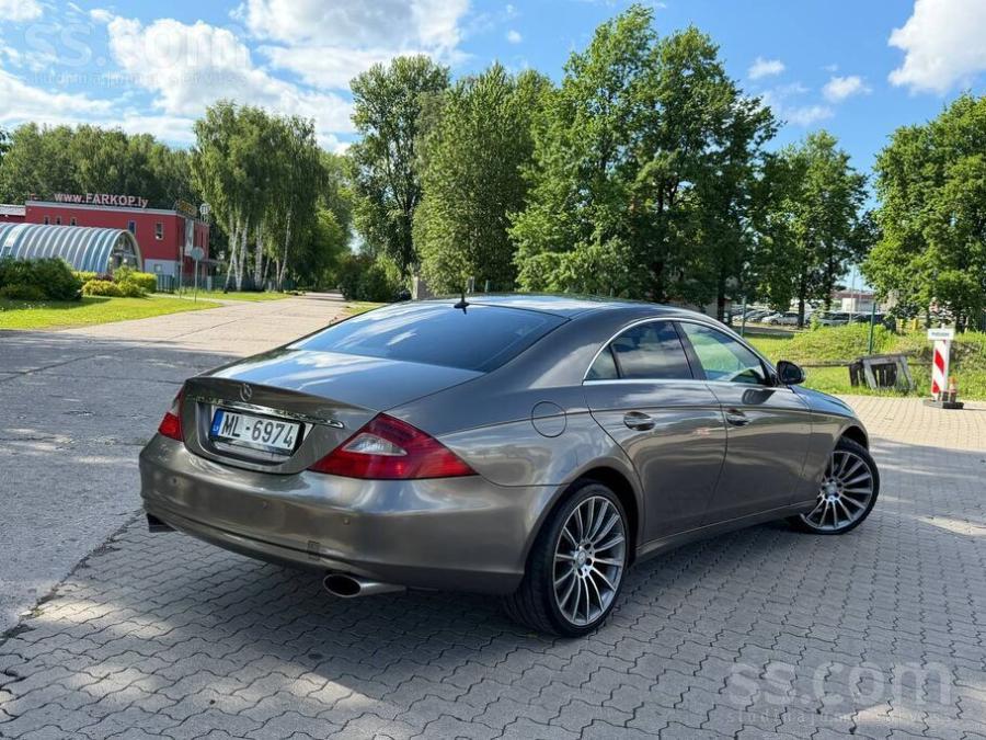 Brūns Mercedes-Benz CLS 320 2005 Rīga, ar dzinēja tilpumu 3.00 L un nobraukumu 0 tūkst. km par 4490 €, foto 12 vietnē AUTOMOTO.COM.LV
