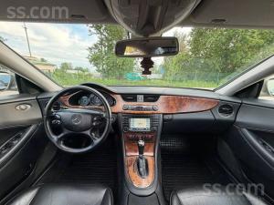 Brūns Mercedes-Benz CLS 320 2005 Rīga, ar dzinēja tilpumu 3.00 L un nobraukumu 0 tūkst. km par 4490 €, foto 16 vietnē AUTOMOTO.COM.LV