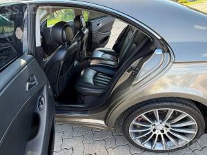 Brūns Mercedes-Benz CLS 320 2005 Rīga, ar dzinēja tilpumu 3.00 L un nobraukumu 0 tūkst. km par 4490 €, foto 19 vietnē AUTOMOTO.COM.LV