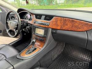 Brūns Mercedes-Benz CLS 320 2005 Rīga, ar dzinēja tilpumu 3.00 L un nobraukumu 0 tūkst. km par 4490 €, foto 26 vietnē AUTOMOTO.COM.LV