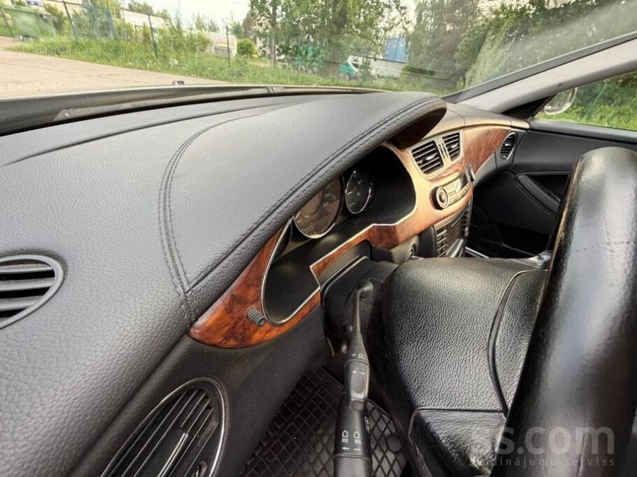 Brūns Mercedes-Benz CLS 320 2005 Rīga, ar dzinēja tilpumu 3.00 L un nobraukumu 0 tūkst. km par 4490 €, foto 27 vietnē AUTOMOTO.COM.LV
