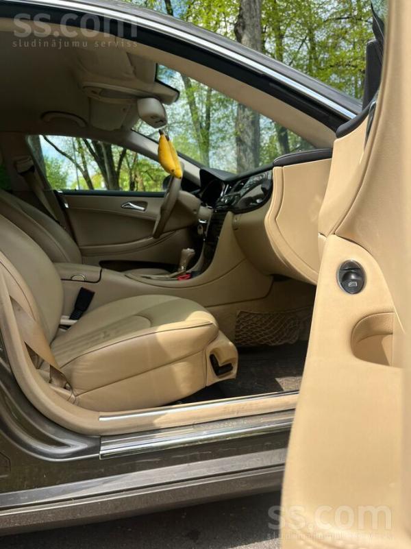 Brown Mercedes-Benz CLS 320 2008 in Riga, with an engine capacity of 3.00 L and mileage of 269 thousand km for 6650 €, photo 10 on AUTOMOTO.COM.LV
