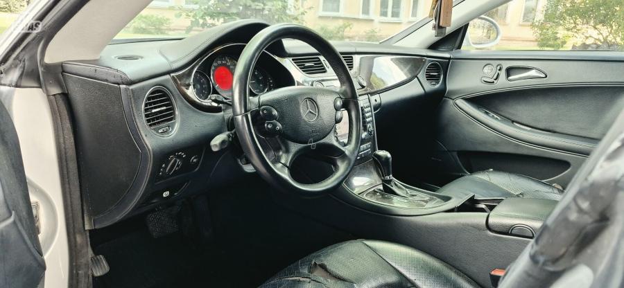 Mercedes-Benz CLS 320 2006 in Kaunas, with an engine capacity of 3.00 L and mileage of 301 thousand km for 2199 €, photo 6 on AUTOMOTO.COM.LV