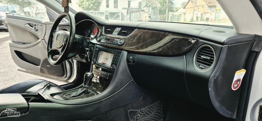 Mercedes-Benz CLS 320 2006 in Kaunas, with an engine capacity of 3.00 L and mileage of 301 thousand km for 2199 €, photo 13 on AUTOMOTO.COM.LV