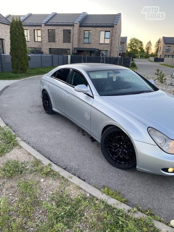 Pelēks Mercedes-Benz CLS 320 2003 Klaipėda, ar dzinēja tilpumu 3.00 L un nobraukumu 317 tūkst. km par 4700 €, foto 2 vietnē AUTOMOTO.COM.LV
