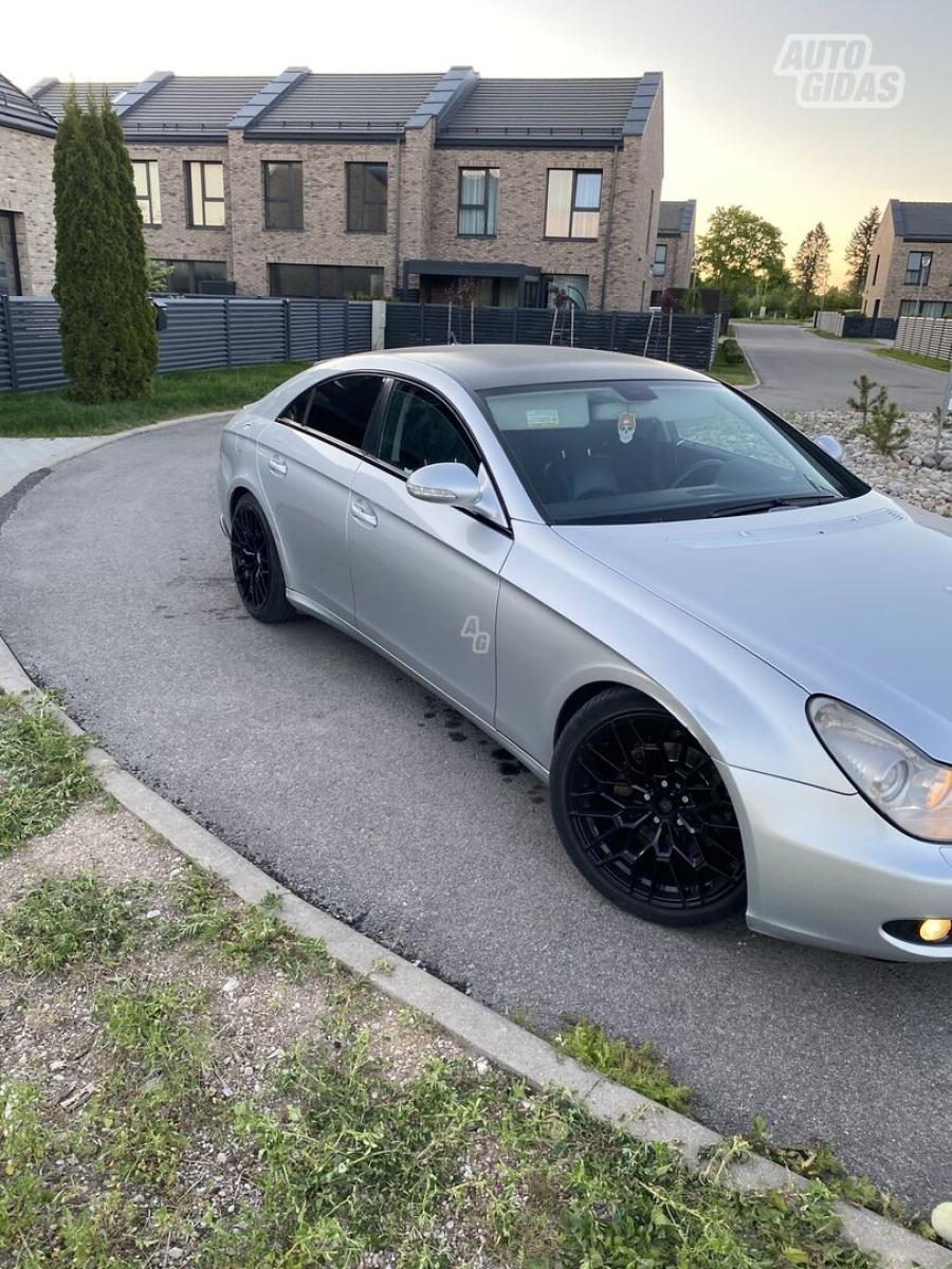 Grey Mercedes-Benz CLS 320 2003 in Klaipeda, with an engine capacity of 3.00 L and mileage of 317 thousand km for 4700 €, photo 3 on AUTOMOTO.COM.LV