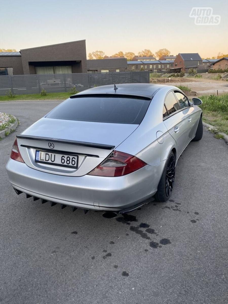 Grey Mercedes-Benz CLS 320 2003 in Klaipeda, with an engine capacity of 3.00 L and mileage of 317 thousand km for 4700 €, photo 5 on AUTOMOTO.COM.LV