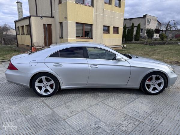Pelēks Mercedes-Benz CLS 320 2005 Vievis, ar dzinēja tilpumu 3.00 L un nobraukumu 252 tūkst. km par 3700 €, foto 1 vietnē AUTOMOTO.COM.LV