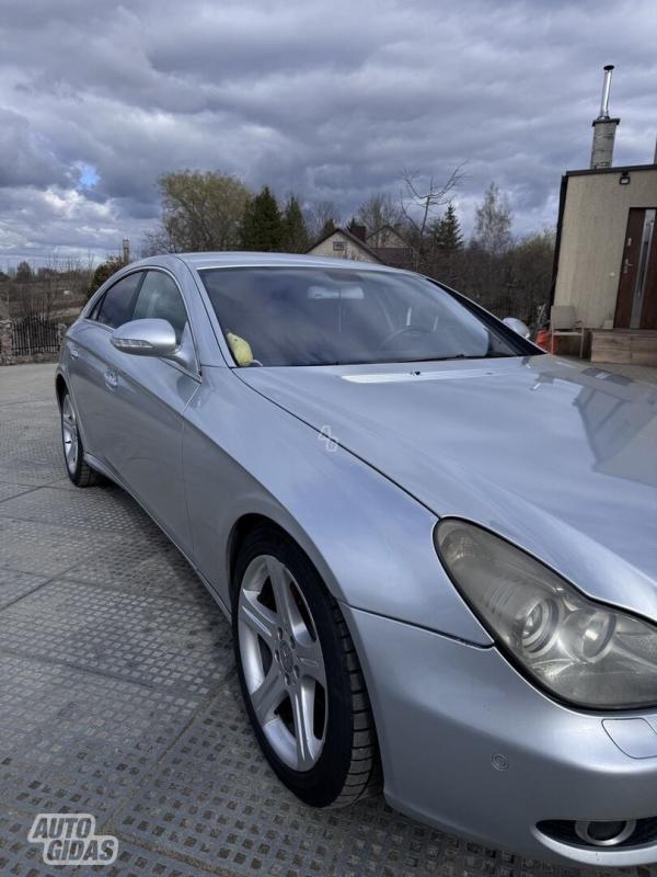 Pelēks Mercedes-Benz CLS 320 2005 Vievis, ar dzinēja tilpumu 3.00 L un nobraukumu 252 tūkst. km par 3700 €, foto 3 vietnē AUTOMOTO.COM.LV