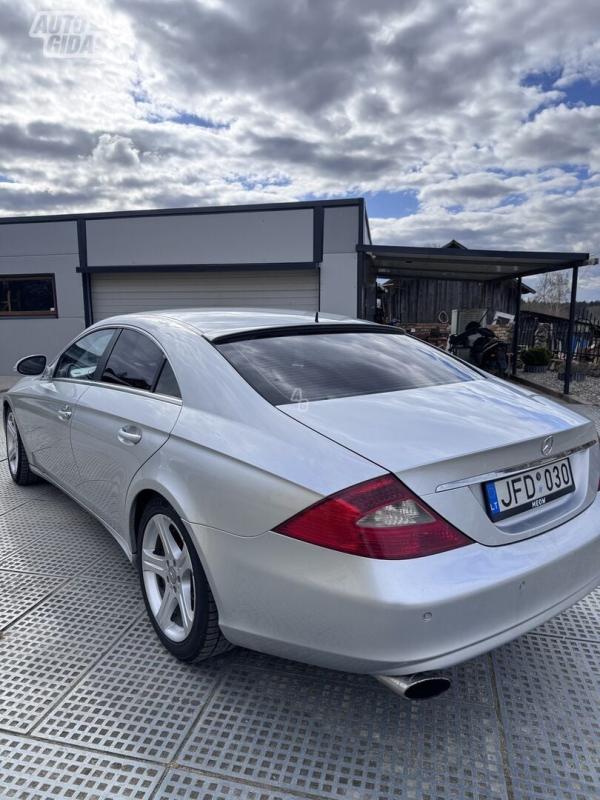 Pelēks Mercedes-Benz CLS 320 2005 Vievis, ar dzinēja tilpumu 3.00 L un nobraukumu 252 tūkst. km par 3700 €, foto 6 vietnē AUTOMOTO.COM.LV