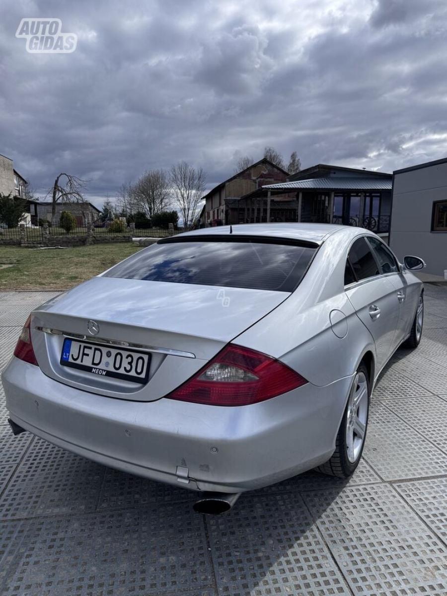 Pelēks Mercedes-Benz CLS 320 2005 Vievis, ar dzinēja tilpumu 3.00 L un nobraukumu 252 tūkst. km par 3700 €, foto 8 vietnē AUTOMOTO.COM.LV