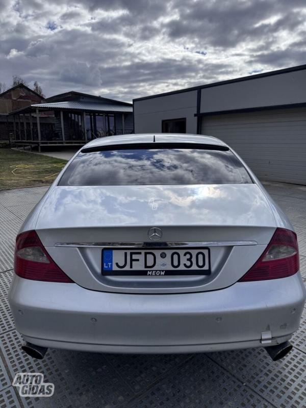 Pelēks Mercedes-Benz CLS 320 2005 Vievis, ar dzinēja tilpumu 3.00 L un nobraukumu 252 tūkst. km par 3700 €, foto 8 vietnē AUTOMOTO.COM.LV