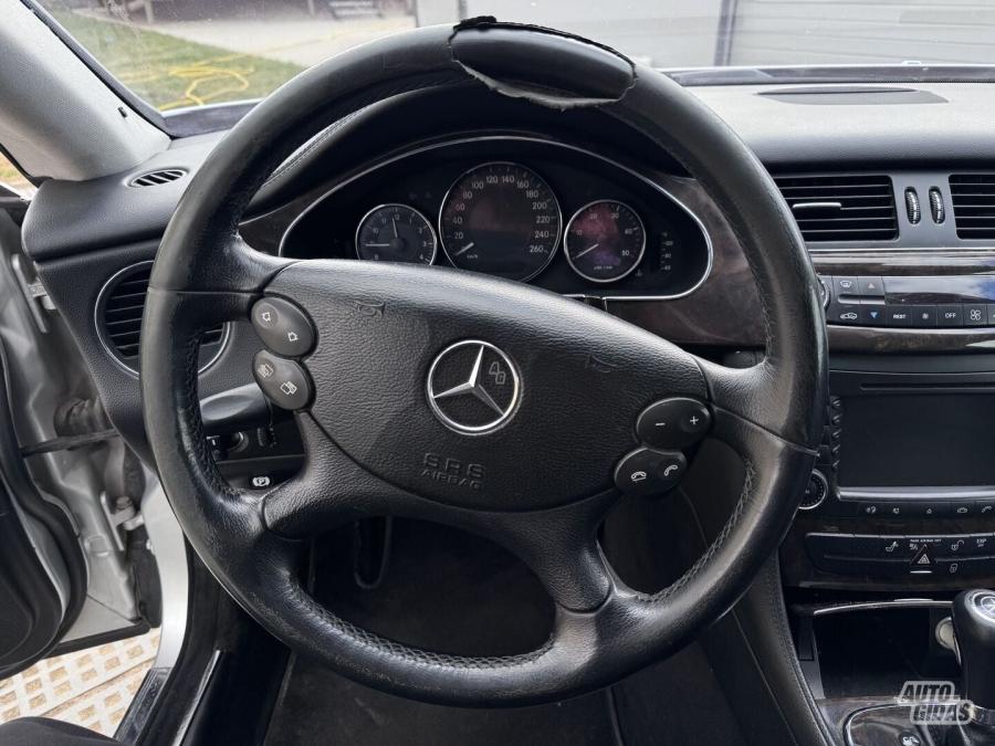 Pelēks Mercedes-Benz CLS 320 2005 Vievis, ar dzinēja tilpumu 3.00 L un nobraukumu 252 tūkst. km par 3700 €, foto 10 vietnē AUTOMOTO.COM.LV