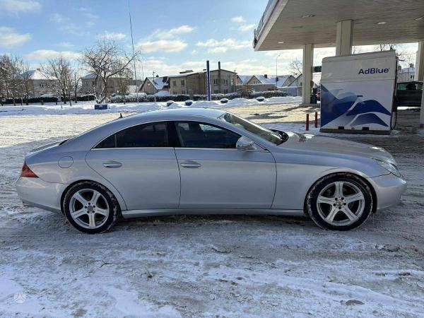 Grey Mercedes-Benz CLS 320 2006 in Varena, with an engine capacity of 3.20 L and mileage of 373 thousand km for 4000 €, photo 4 on AUTOMOTO.COM.LV
