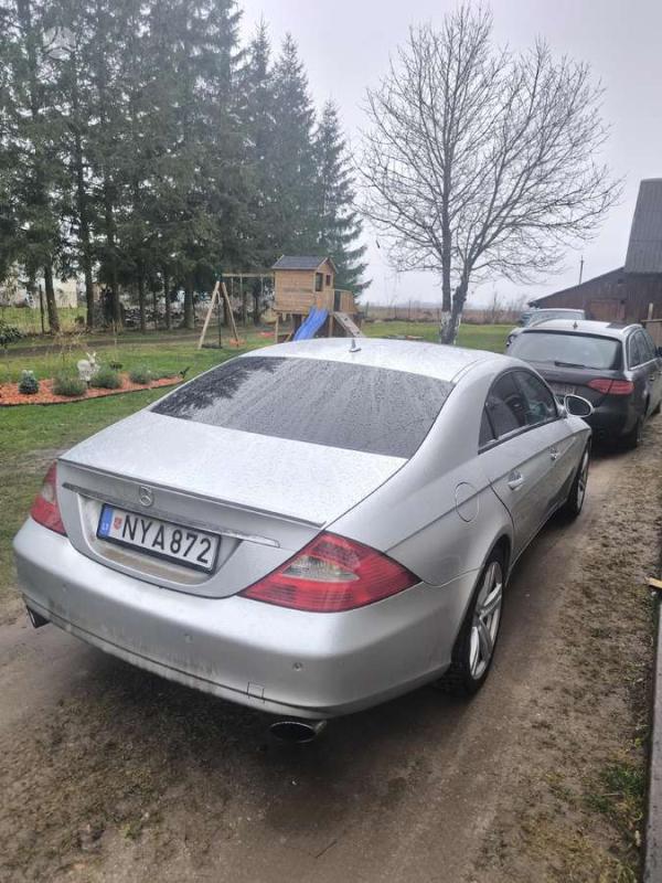 Grey Mercedes-Benz CLS 320 2007 in Radviliskis, with an engine capacity of 3.00 L and mileage of 506 thousand km for 3200 €, photo 3 on AUTOMOTO.COM.LV