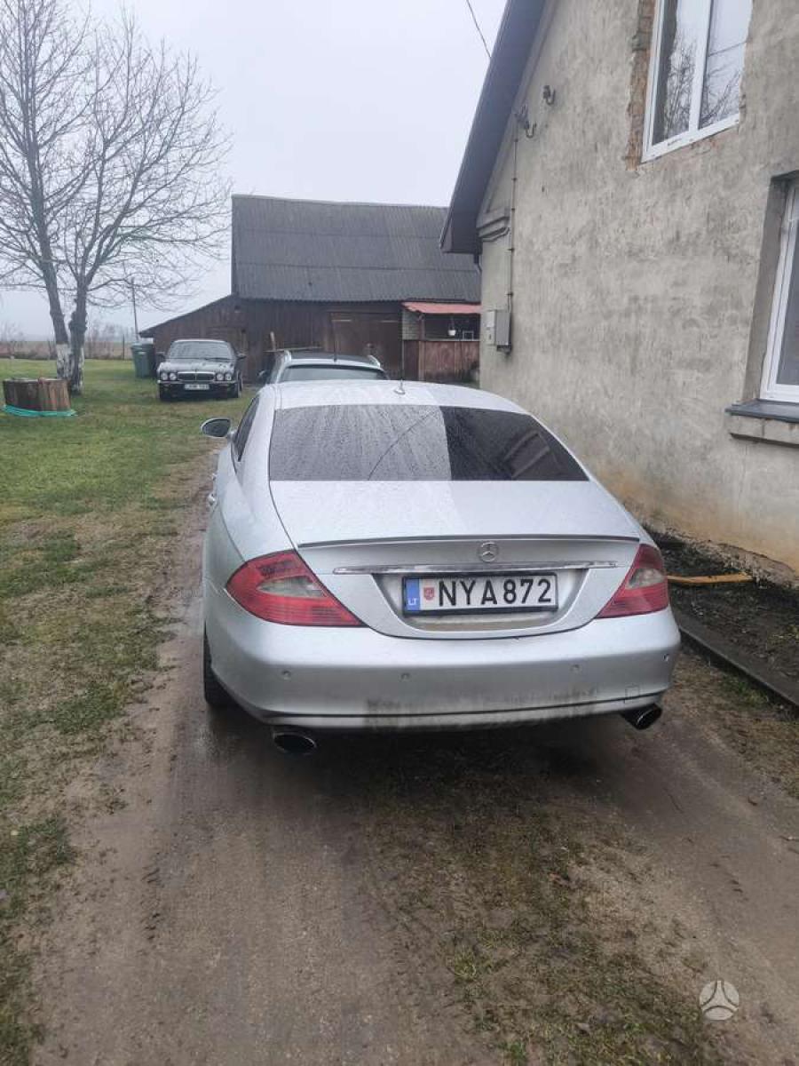 Pelēks Mercedes-Benz CLS 320 2007 Radviliškis, ar dzinēja tilpumu 3.00 L un nobraukumu 506 tūkst. km par 3200 €, foto 5 vietnē AUTOMOTO.COM.LV