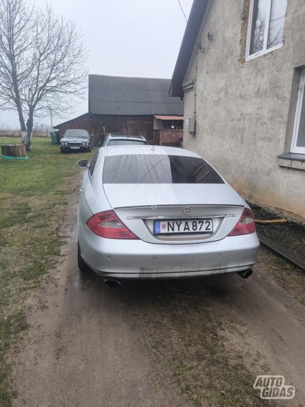 Pelēks Mercedes-Benz CLS 320 2007 Šauļi, ar dzinēja tilpumu 3.00 L un nobraukumu 506 tūkst. km par 3200 €, foto 4 vietnē AUTOMOTO.COM.LV