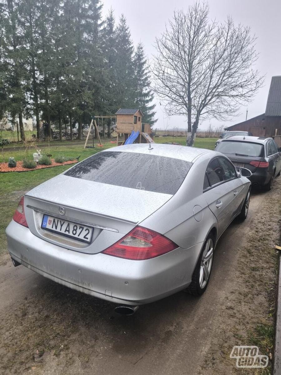 Pelēks Mercedes-Benz CLS 320 2007 Šauļi, ar dzinēja tilpumu 3.00 L un nobraukumu 506 tūkst. km par 3200 €, foto 5 vietnē AUTOMOTO.COM.LV