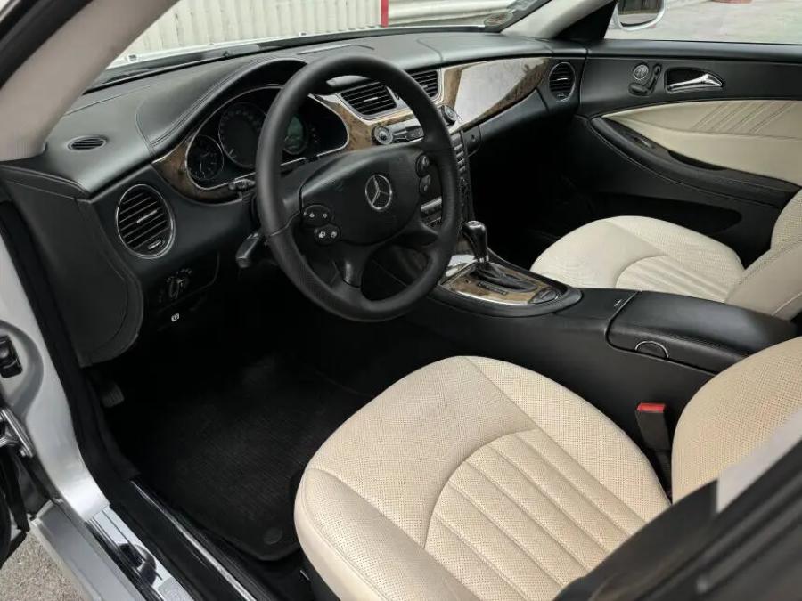 Pelēks Mercedes-Benz CLS 320 2007 Rīga, ar dzinēja tilpumu 3.20 L un nobraukumu 272 tūkst. km par 8490 €, foto 10 vietnē AUTOMOTO.COM.LV