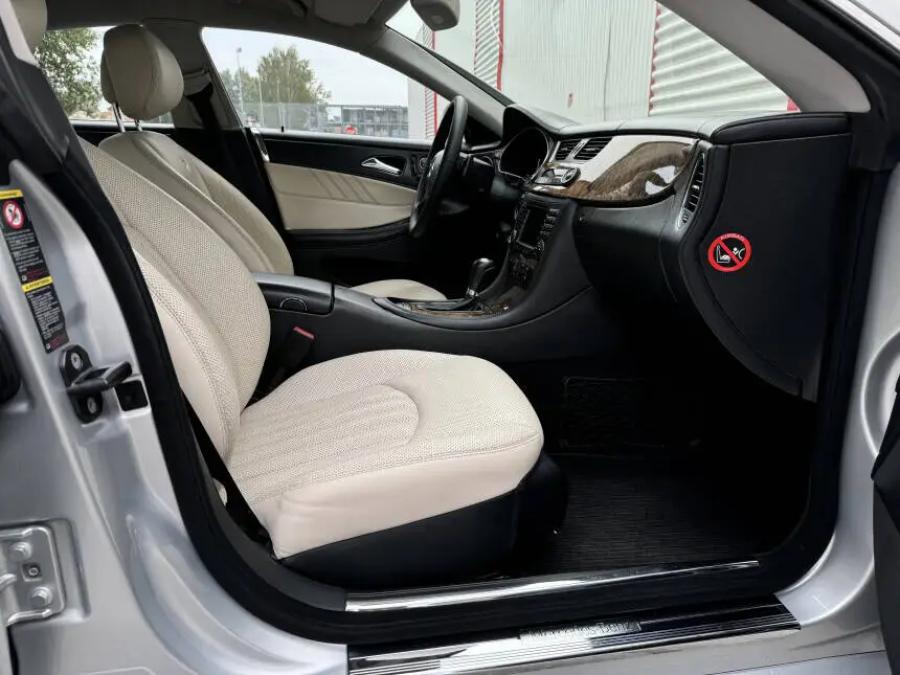 Pelēks Mercedes-Benz CLS 320 2007 Rīga, ar dzinēja tilpumu 3.20 L un nobraukumu 272 tūkst. km par 8490 €, foto 16 vietnē AUTOMOTO.COM.LV