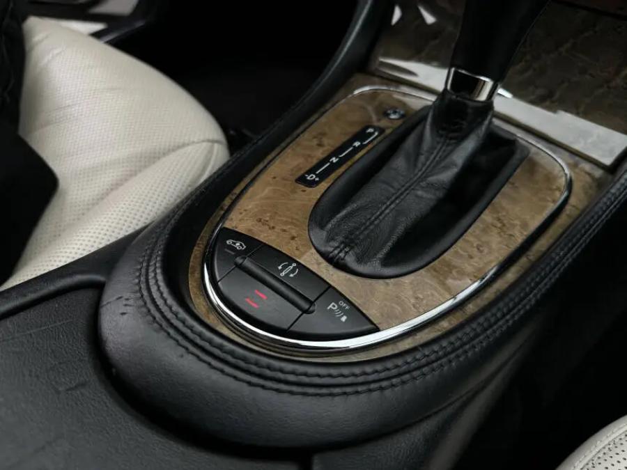 Pelēks Mercedes-Benz CLS 320 2007 Rīga, ar dzinēja tilpumu 3.20 L un nobraukumu 272 tūkst. km par 8490 €, foto 20 vietnē AUTOMOTO.COM.LV