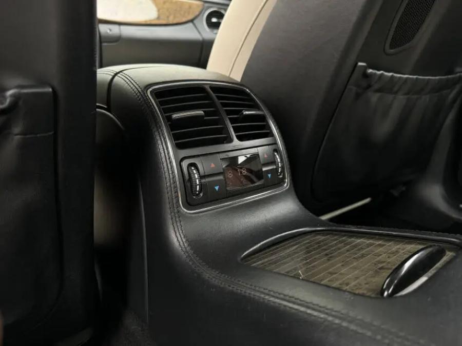 Pelēks Mercedes-Benz CLS 320 2007 Rīga, ar dzinēja tilpumu 3.20 L un nobraukumu 272 tūkst. km par 8490 €, foto 22 vietnē AUTOMOTO.COM.LV