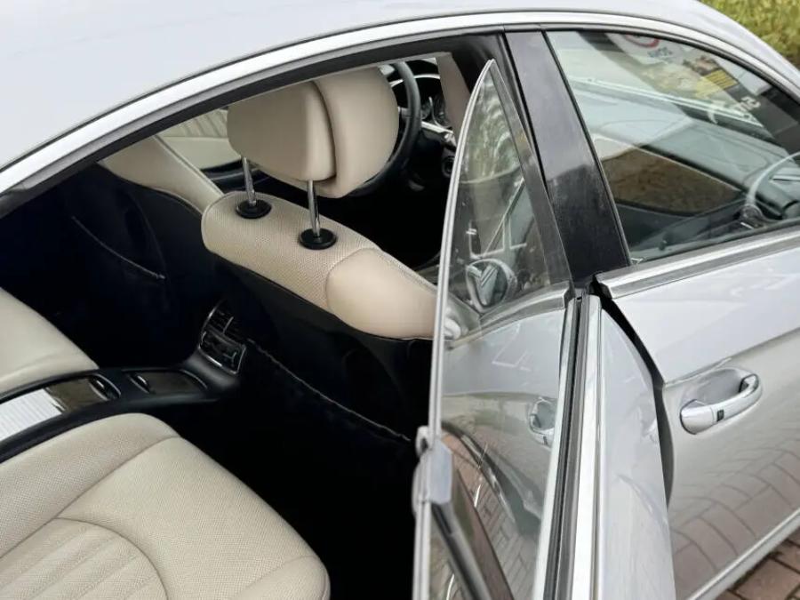 Pelēks Mercedes-Benz CLS 320 2007 Rīga, ar dzinēja tilpumu 3.20 L un nobraukumu 272 tūkst. km par 8490 €, foto 23 vietnē AUTOMOTO.COM.LV