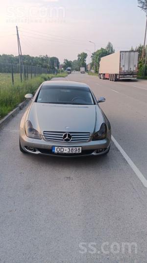 Grey Mercedes-Benz CLS 320 2008 in Riga, with an engine capacity of 3.20 L and mileage of 250 thousand km for 5300 €, photo 3 on AUTOMOTO.COM.LV