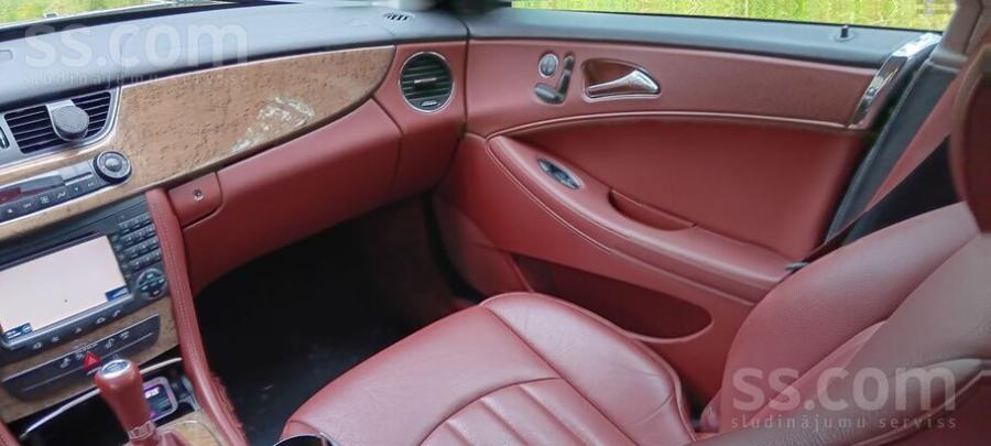 Grey Mercedes-Benz CLS 320 2008 in Riga, with an engine capacity of 3.20 L and mileage of 250 thousand km for 5300 €, photo 14 on AUTOMOTO.COM.LV