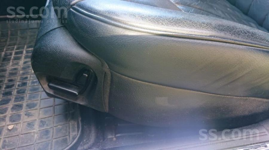 Pelēks Mercedes-Benz CLS 320 2006 Rīga, ar dzinēja tilpumu 3.00 L un nobraukumu 331 tūkst. km par 5950 €, foto 18 vietnē AUTOMOTO.COM.LV