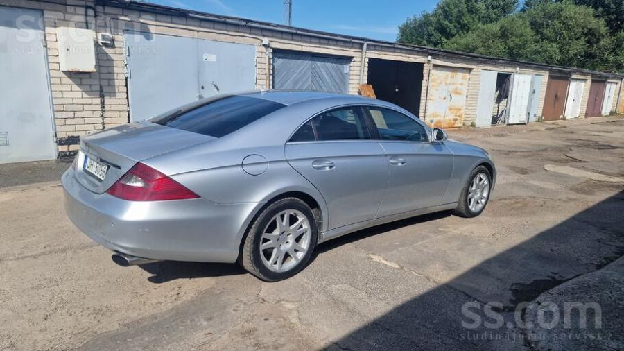 Grey Mercedes-Benz CLS 320 2006 in Riga, with an engine capacity of 3.00 L and mileage of 225 thousand km for 5650 €, photo 5 on AUTOMOTO.COM.LV