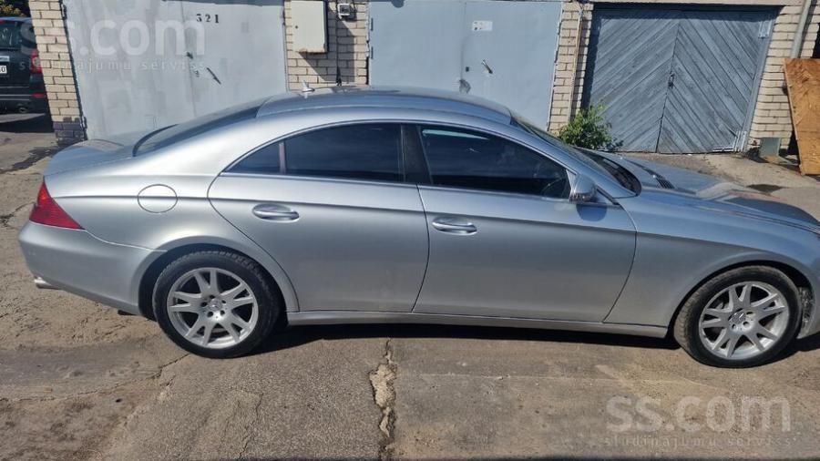 Grey Mercedes-Benz CLS 320 2006 in Riga, with an engine capacity of 3.00 L and mileage of 225 thousand km for 5650 €, photo 9 on AUTOMOTO.COM.LV