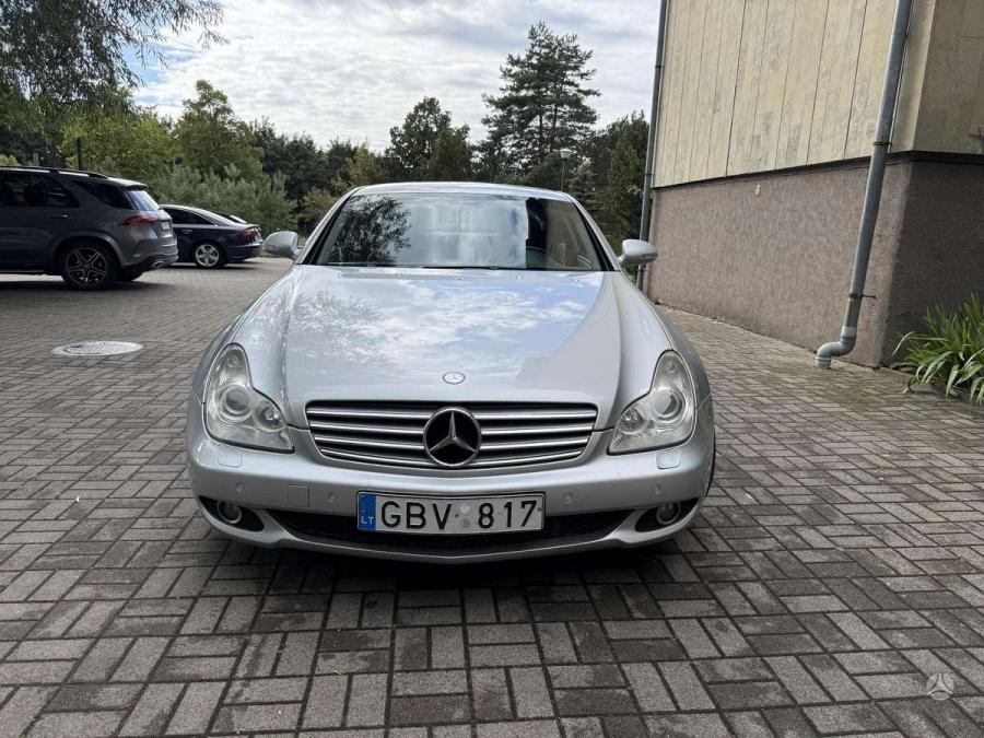 Pelēks Mercedes-Benz CLS 320 2006 Palanga, ar dzinēja tilpumu 2.99 L un nobraukumu 510 tūkst. km par 4000 €, foto 3 vietnē AUTOMOTO.COM.LV