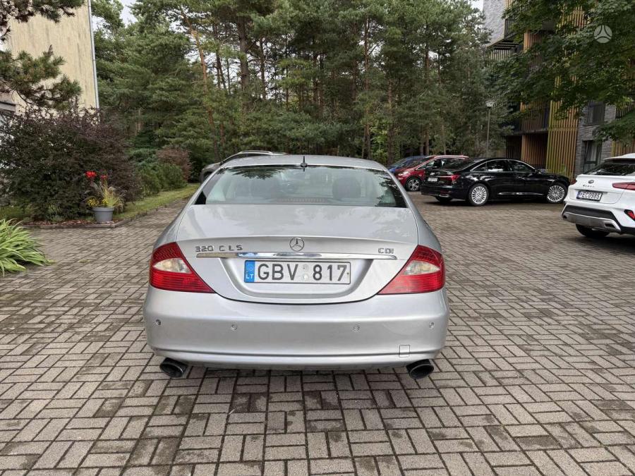 Pelēks Mercedes-Benz CLS 320 2006 Palanga, ar dzinēja tilpumu 2.99 L un nobraukumu 510 tūkst. km par 4000 €, foto 7 vietnē AUTOMOTO.COM.LV