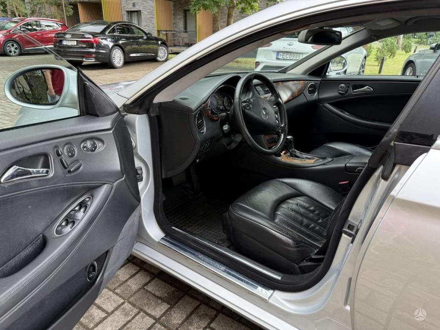Pelēks Mercedes-Benz CLS 320 2006 Palanga, ar dzinēja tilpumu 2.99 L un nobraukumu 510 tūkst. km par 4000 €, foto 10 vietnē AUTOMOTO.COM.LV