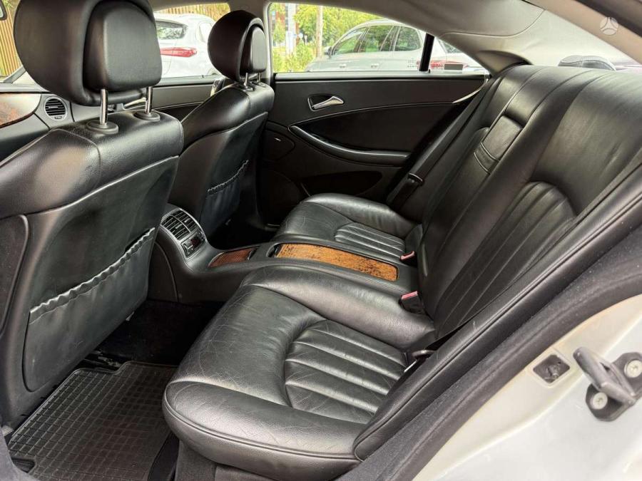 Pelēks Mercedes-Benz CLS 320 2006 Palanga, ar dzinēja tilpumu 2.99 L un nobraukumu 510 tūkst. km par 4000 €, foto 13 vietnē AUTOMOTO.COM.LV